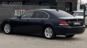 Blue BMW 730 2005 in Liepaja, with an engine capacity of 3.00 L and mileage of 320 thousand km for 13000 €, photo 6 on AUTOMOTO.COM.LV