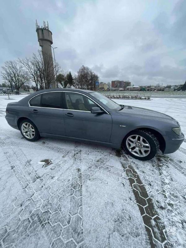 Blue BMW 730 2005 in Panevezys, with an engine capacity of 2.99 L and mileage of 300 thousand km for 3200 €, photo 1 on AUTOMOTO.COM.LV
