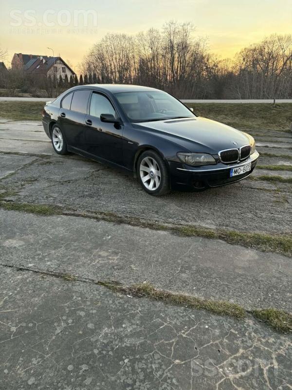 Blue BMW 730 2005 in Liepaja, with an engine capacity of 3.00 L and mileage of 352 thousand km for 3450 €, photo 5 on AUTOMOTO.COM.LV