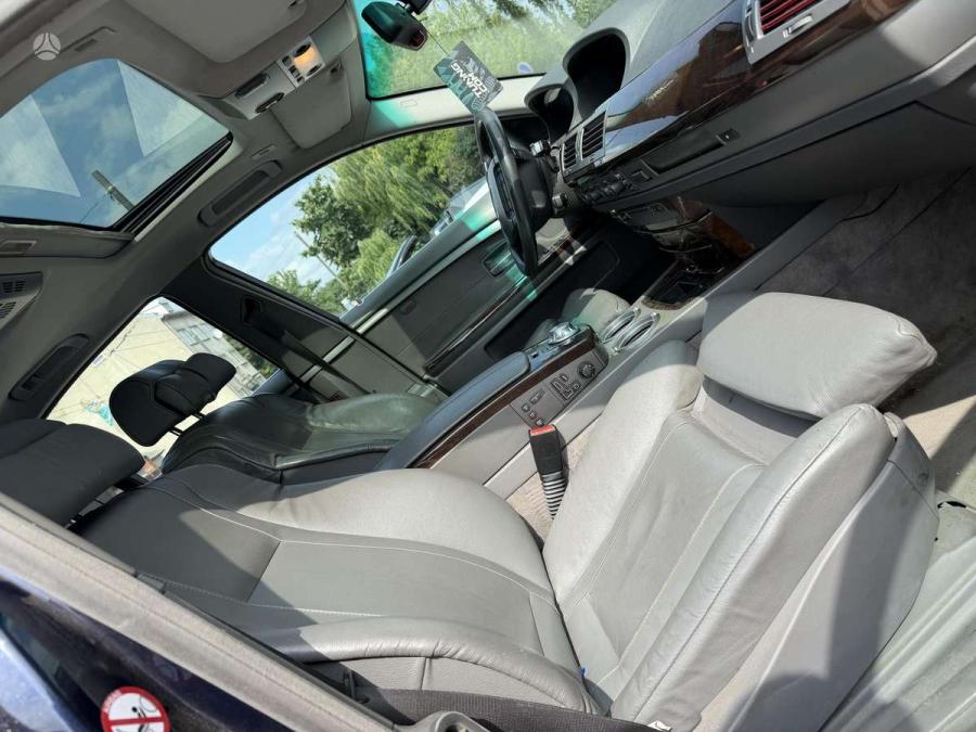 Blue BMW 730 2005 in Kaunas, with an engine capacity of 2.99 L and mileage of 100 thousand km for 1350 €, photo 12 on AUTOMOTO.COM.LV
