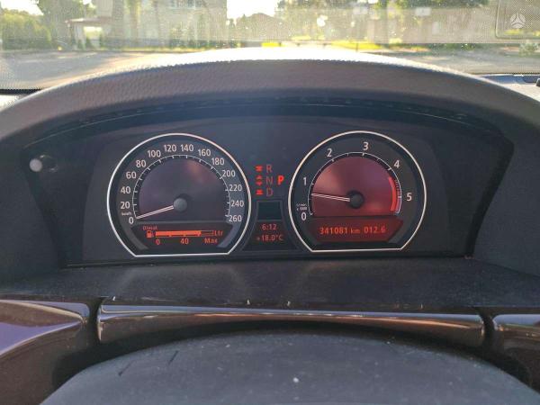 BMW 730 2005 Tauragė vietnē Zils BMW 730 2005 Tauragė, ar dzinēja tilpumu 3.00 L un nobraukumu 342 tūkst. km par 3700 €, foto 8 vietnē AUTOMOTO.COM.LV