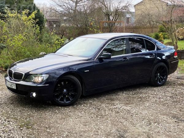 Blue BMW 730 2006 in Riga, with an engine capacity of 3.00 L and mileage of 330 thousand km for 6200 €, photo 2 on AUTOMOTO.COM.LV