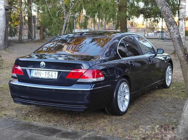 Blue BMW 730 2006 in Riga, with an engine capacity of 3.00 L and mileage of 288 thousand km for 7500 €, photo 2 on AUTOMOTO.COM.LV