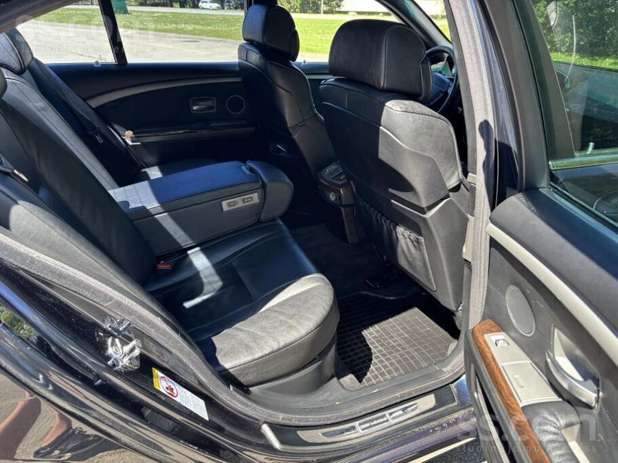 Blue BMW 730 2006 in Bauska, with an engine capacity of 3.00 L and mileage of 316 thousand km for 4000 €, photo 30 on AUTOMOTO.COM.LV