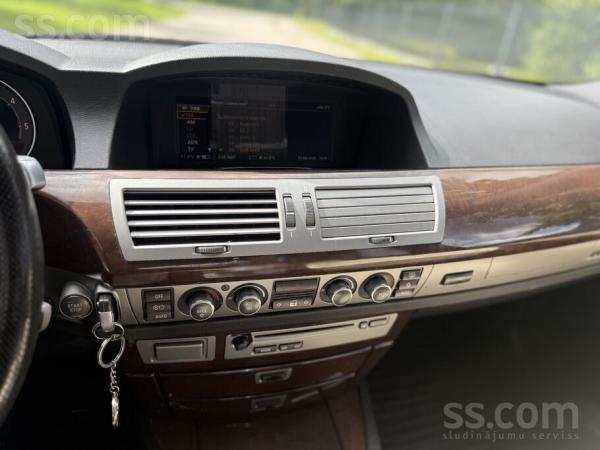 Zils BMW 730 2006 Rīga, ar dzinēja tilpumu 3.00 L un nobraukumu 349 tūkst. km par 5000 €, foto 9 vietnē AUTOMOTO.COM.LV