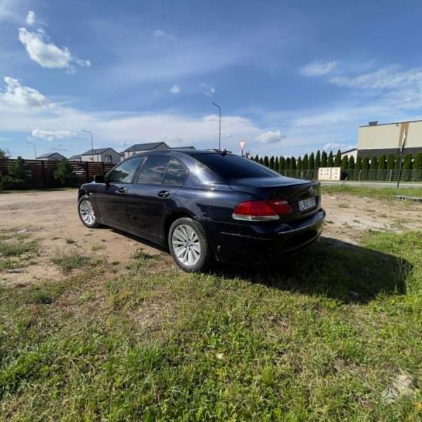 Blue BMW 730 2006 in Kaunas, with an engine capacity of 0.00 L and mileage of 400 thousand km for 2700 €, photo 3 on AUTOMOTO.COM.LV