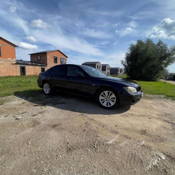 Blue BMW 730 2006 in Kaunas, with an engine capacity of 0.00 L and mileage of 400 thousand km for 2700 €, photo 8 on AUTOMOTO.COM.LV