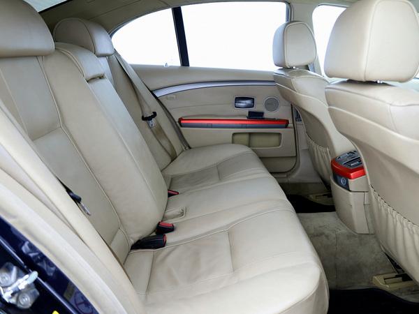 Zils BMW 730 2007 Tallina, ar dzinēja tilpumu 3.00 L un nobraukumu 537 tūkst. km par 2799 €, foto 7 vietnē AUTOMOTO.COM.LV