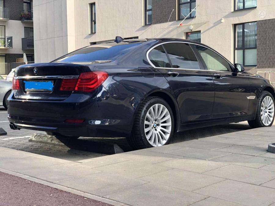 Zils BMW 730 2010 Viļņa, ar dzinēja tilpumu 3.00 L un nobraukumu 395 tūkst. km par 8400 €, foto 2 vietnē AUTOMOTO.COM.LV