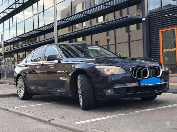 Blue BMW 730 2010 in Vilnius, with an engine capacity of 3.00 L and mileage of 395 thousand km for 8400 €, photo 3 on AUTOMOTO.COM.LV