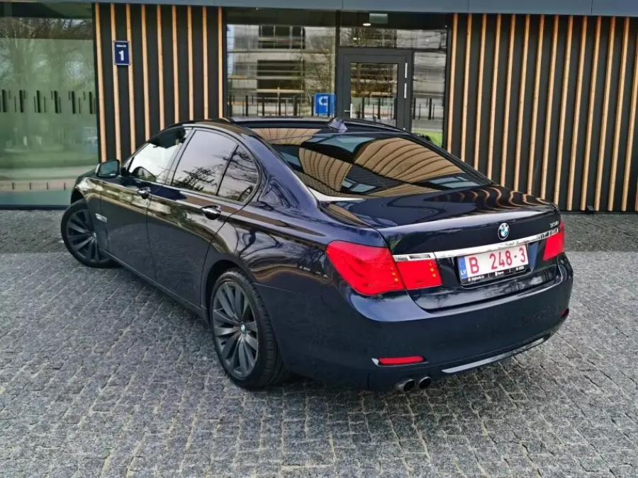 Blue BMW 730 2010 in Riga, with an engine capacity of 3.00 L and mileage of 371 thousand km for 10990 €, photo 6 on AUTOMOTO.COM.LV
