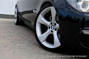 Blue BMW 730 2010 in Kretinga, with an engine capacity of 2.99 L and mileage of 300 thousand km for 10199 €, photo 7 on AUTOMOTO.COM.LV