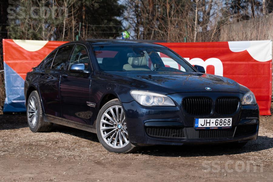 Blue BMW 730 2011 in Riga, with an engine capacity of 3.00 L and mileage of 305 thousand km for 12000 €, photo 3 on AUTOMOTO.COM.LV