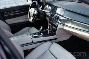 Blue BMW 730 2011 in Riga, with an engine capacity of 3.00 L and mileage of 305 thousand km for 12000 €, photo 8 on AUTOMOTO.COM.LV