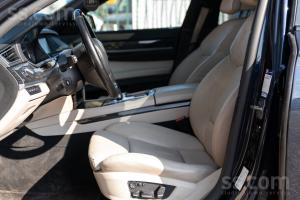 Blue BMW 730 2011 in Riga, with an engine capacity of 3.00 L and mileage of 305 thousand km for 12000 €, photo 13 on AUTOMOTO.COM.LV