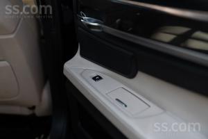 Blue BMW 730 2011 in Riga, with an engine capacity of 3.00 L and mileage of 305 thousand km for 12000 €, photo 22 on AUTOMOTO.COM.LV