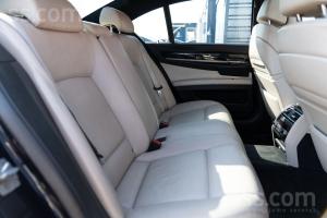 Blue BMW 730 2011 in Riga, with an engine capacity of 3.00 L and mileage of 305 thousand km for 12000 €, photo 23 on AUTOMOTO.COM.LV