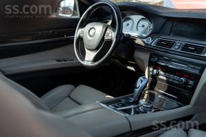 Blue BMW 730 2011 in Riga, with an engine capacity of 3.00 L and mileage of 305 thousand km for 12000 €, photo 25 on AUTOMOTO.COM.LV