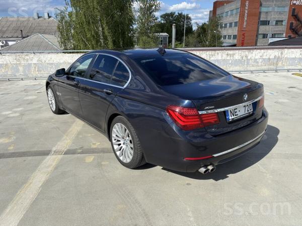 Zils BMW 730 2012 Rīga, ar dzinēja tilpumu 3.00 L un nobraukumu 396 tūkst. km par 10200 €, foto 4 vietnē AUTOMOTO.COM.LV