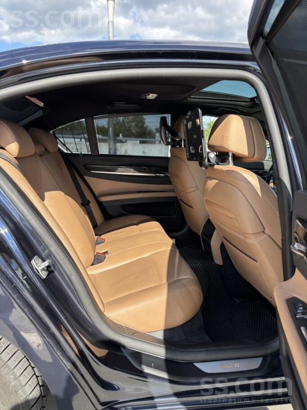 Zils BMW 730 2012 Rīga, ar dzinēja tilpumu 3.00 L un nobraukumu 396 tūkst. km par 10200 €, foto 9 vietnē AUTOMOTO.COM.LV
