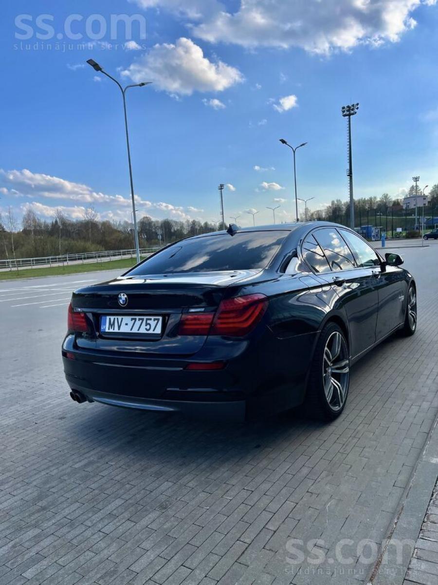 Zils BMW 730 2012 Rēzekne, ar dzinēja tilpumu 3.00 L un nobraukumu 0 tūkst. km par 13450 €, foto 5 vietnē AUTOMOTO.COM.LV