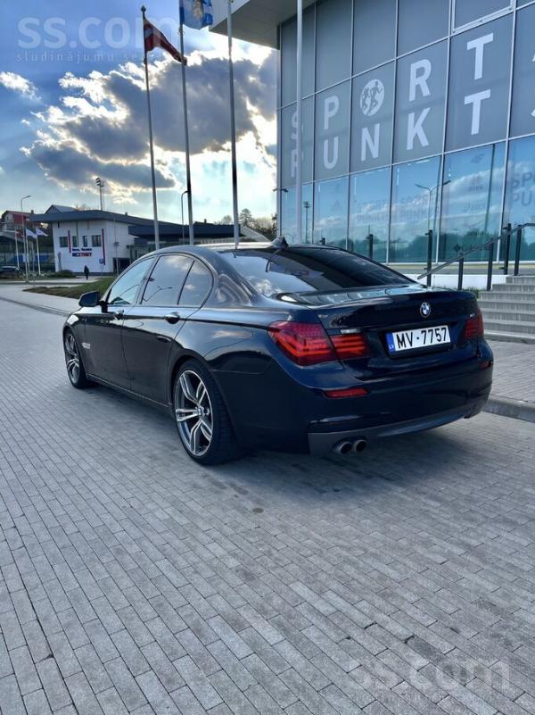 Zils BMW 730 2012 Rēzekne, ar dzinēja tilpumu 3.00 L un nobraukumu 0 tūkst. km par 13450 €, foto 5 vietnē AUTOMOTO.COM.LV