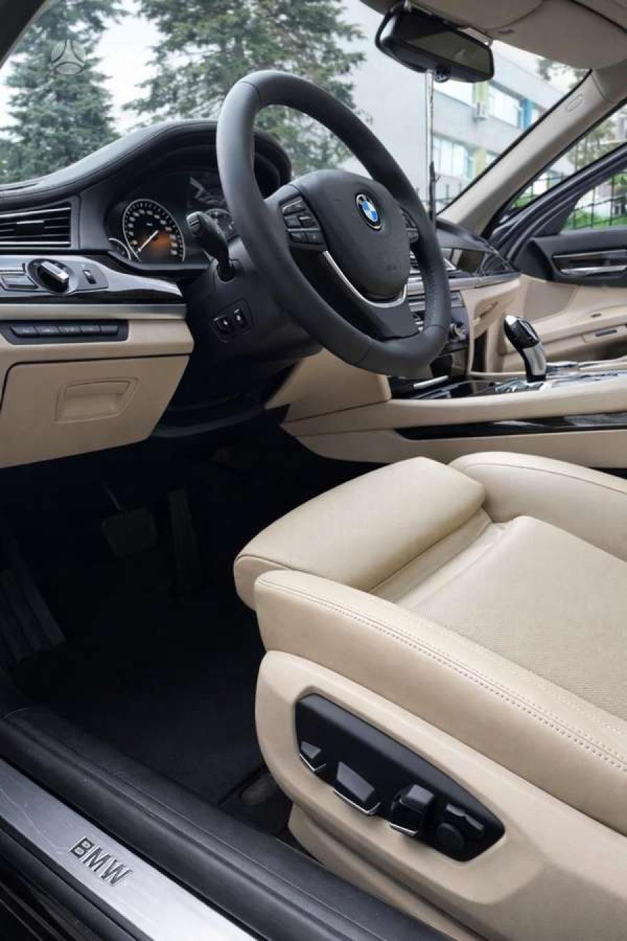 Blue BMW 730 2013 in Riga, with an engine capacity of 3.00 L and mileage of 320 thousand km for 14300 €, photo 11 on AUTOMOTO.COM.LV