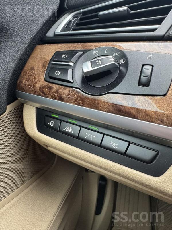 Blue BMW 730 2013 in Aizkraukle, with an engine capacity of 3.00 L and mileage of 0 thousand km for 9000 €, photo 7 on AUTOMOTO.COM.LV