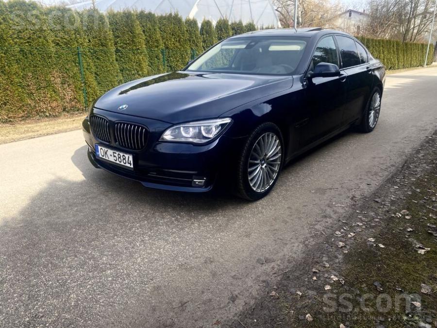Blue BMW 730 2013 in Riga, with an engine capacity of 3.00 L and mileage of 0 thousand km for 12500 €, photo 3 on AUTOMOTO.COM.LV