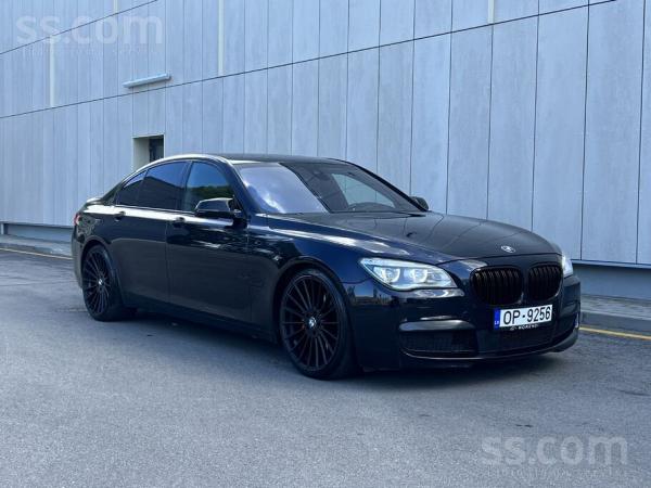 Blue BMW 730 2013 in Riga, with an engine capacity of 3.00 L and mileage of 220 thousand km for 14990 €, photo 1 on AUTOMOTO.COM.LV