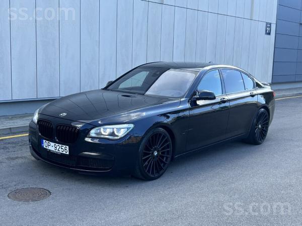 Blue BMW 730 2013 in Riga, with an engine capacity of 3.00 L and mileage of 220 thousand km for 14990 €, photo 4 on AUTOMOTO.COM.LV