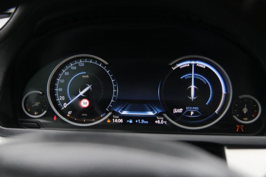 Blue BMW 730 2014 in Riga, with an engine capacity of 3.00 L and mileage of 245 thousand km for 16490 €, photo 5 on AUTOMOTO.COM.LV