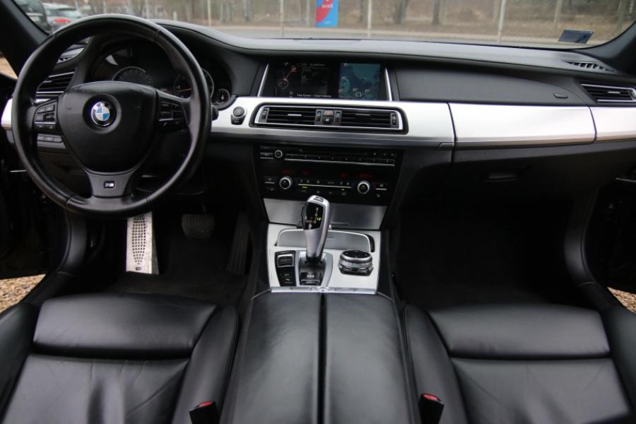 Blue BMW 730 2014 in Riga, with an engine capacity of 3.00 L and mileage of 245 thousand km for 16490 €, photo 10 on AUTOMOTO.COM.LV