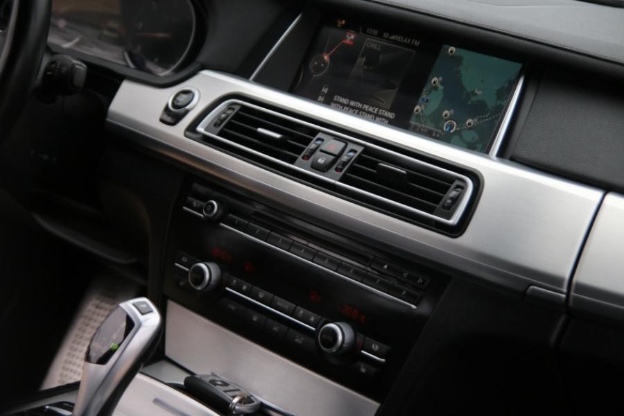 Blue BMW 730 2014 in Riga, with an engine capacity of 3.00 L and mileage of 245 thousand km for 16490 €, photo 9 on AUTOMOTO.COM.LV