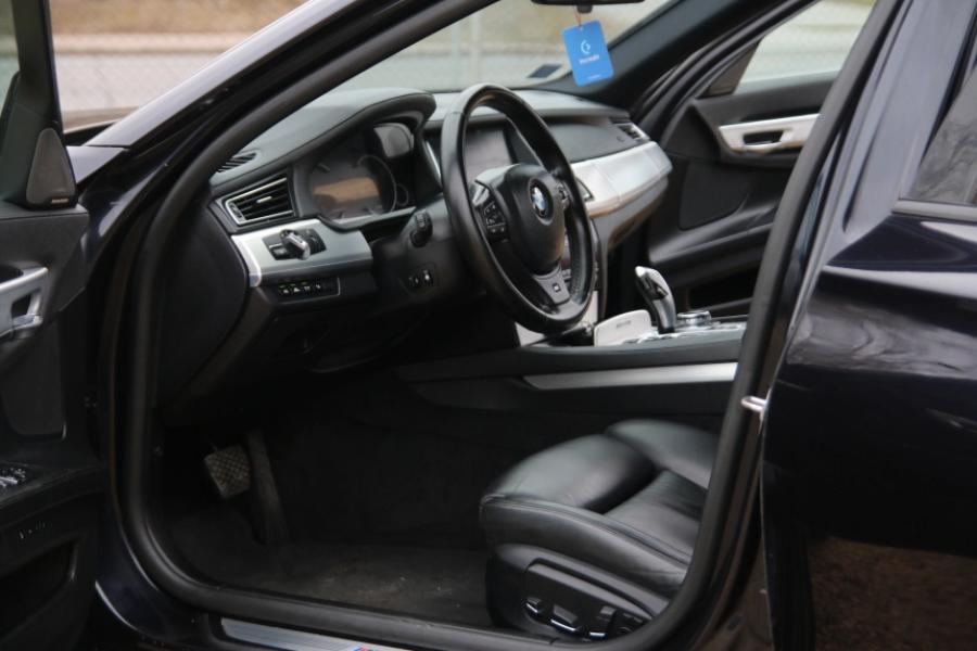 Blue BMW 730 2014 in Riga, with an engine capacity of 3.00 L and mileage of 245 thousand km for 16490 €, photo 11 on AUTOMOTO.COM.LV