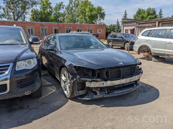 Синий БМВ 730 2014 в Рига, объемом двигателя 3.00 л и пробегом 257 тыс. км за 8500 €, фото 4 на AUTOMOTO.COM.LV