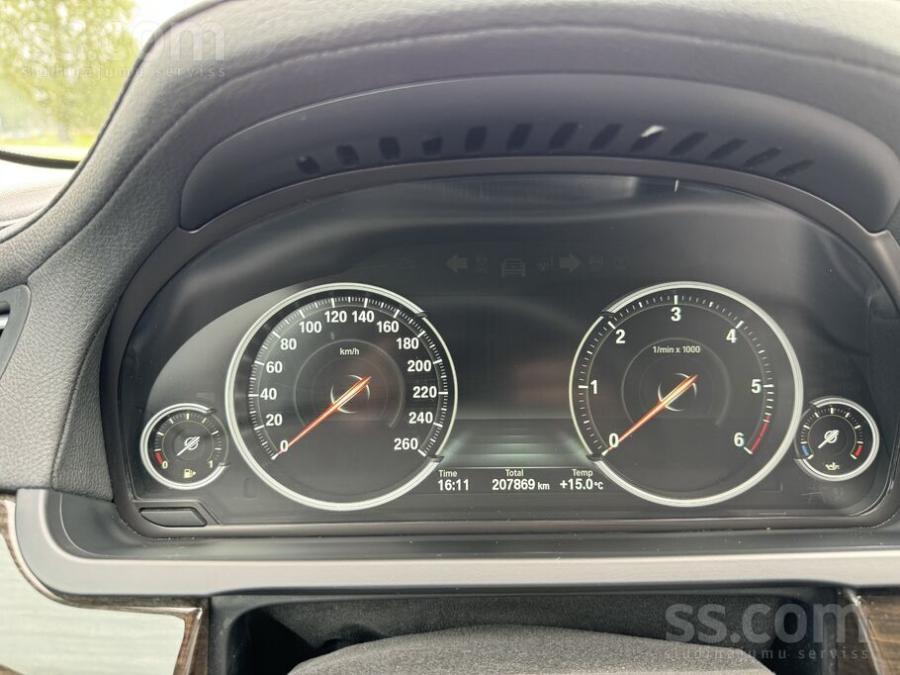 Zils BMW 730 2014 Liepāja, ar dzinēja tilpumu 3.00 L un nobraukumu 225 tūkst. km par 14999 €, foto 20 vietnē AUTOMOTO.COM.LV
