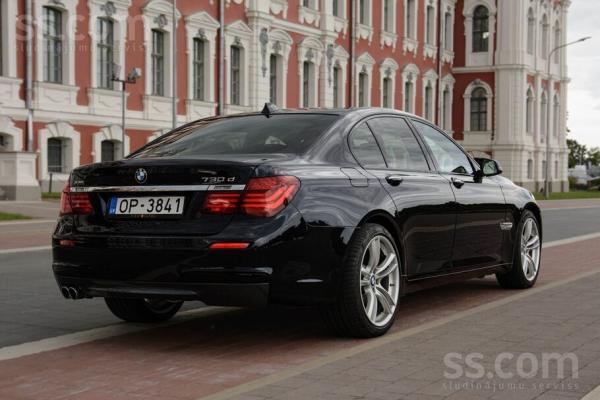 Zils BMW 730 2014 Jelgava, ar dzinēja tilpumu 3.00 L un nobraukumu 210 tūkst. km par 15650 €, foto 9 vietnē AUTOMOTO.COM.LV