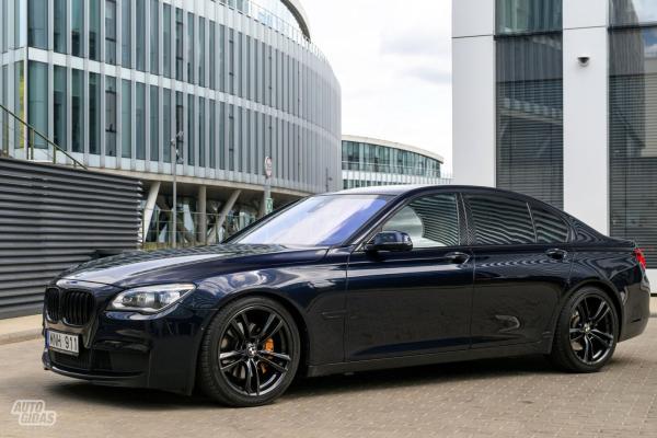 Blue BMW 730 2015 in Vilnius, with an engine capacity of 3.00 L and mileage of 293 thousand km for 19000 €, photo 3 on AUTOMOTO.COM.LV