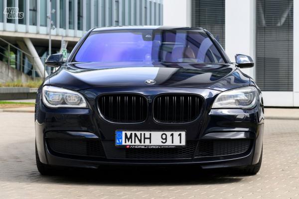 Blue BMW 730 2015 in Vilnius, with an engine capacity of 3.00 L and mileage of 293 thousand km for 19000 €, photo 7 on AUTOMOTO.COM.LV
