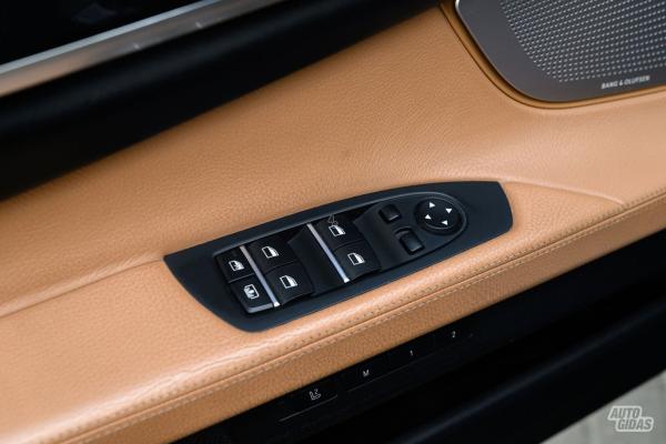 Blue BMW 730 2015 in Vilnius, with an engine capacity of 3.00 L and mileage of 293 thousand km for 19000 €, photo 10 on AUTOMOTO.COM.LV