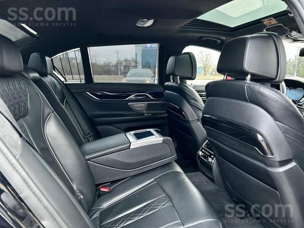 Zils BMW 730 2015 Rīga, ar dzinēja tilpumu 3.00 L un nobraukumu 270 tūkst. km par 22000 €, foto 10 vietnē AUTOMOTO.COM.LV