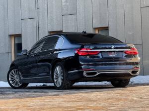 Blue BMW 730 2016 in Riga, with an engine capacity of 3.00 L and mileage of 200 thousand km for 12500 €, photo 4 on AUTOMOTO.COM.LV