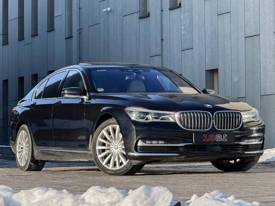 Blue BMW 730 2016 in Riga, with an engine capacity of 3.00 L and mileage of 200 thousand km for 12500 €, photo 5 on AUTOMOTO.COM.LV