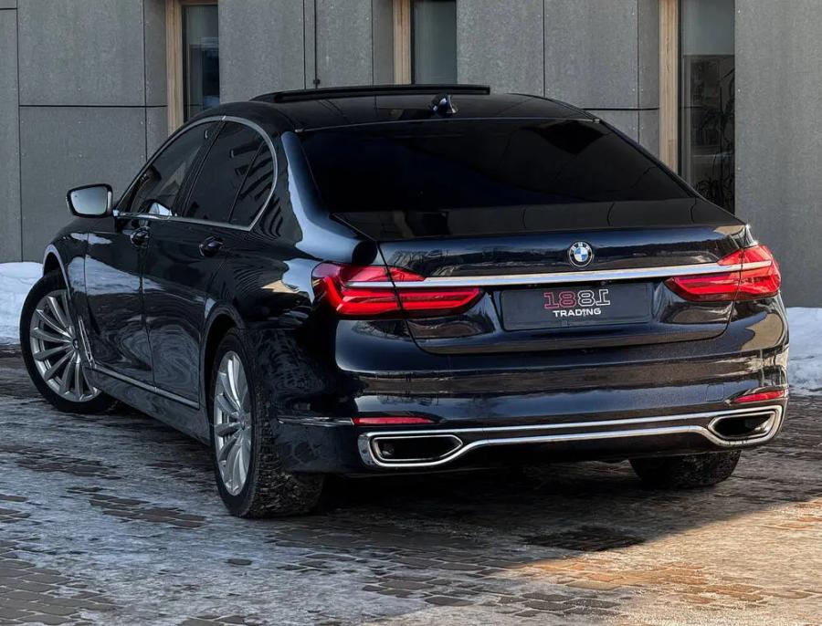 Blue BMW 730 2016 in Riga, with an engine capacity of 3.00 L and mileage of 200 thousand km for 12500 €, photo 7 on AUTOMOTO.COM.LV
