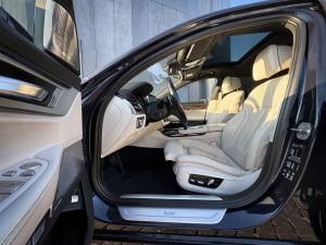 Blue BMW 730 2016 in Riga, with an engine capacity of 3.00 L and mileage of 200 thousand km for 12500 €, photo 15 on AUTOMOTO.COM.LV