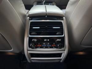 Blue BMW 730 2016 in Riga, with an engine capacity of 3.00 L and mileage of 200 thousand km for 12500 €, photo 19 on AUTOMOTO.COM.LV