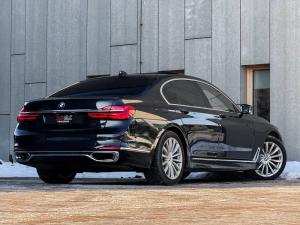 Blue BMW 730 2016 in Riga, with an engine capacity of 3.00 L and mileage of 200 thousand km for 12500 €, photo 39 on AUTOMOTO.COM.LV