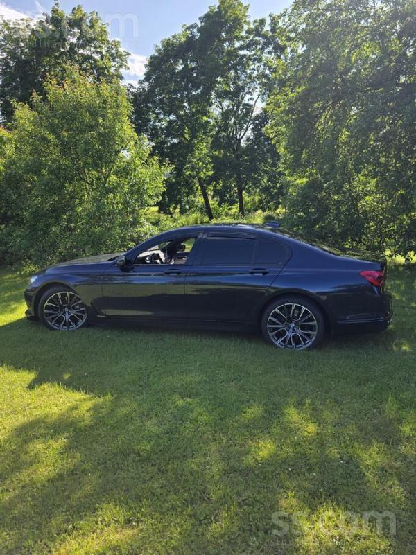 Zils BMW 730 2016 Rīga, ar dzinēja tilpumu 3.00 L un nobraukumu 212 tūkst. km par 28500 €, foto 1 vietnē AUTOMOTO.COM.LV