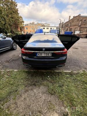 Zils BMW 730 2016 Rīga, ar dzinēja tilpumu 3.00 L un nobraukumu 167 tūkst. km par 26700 €, foto 4 vietnē AUTOMOTO.COM.LV